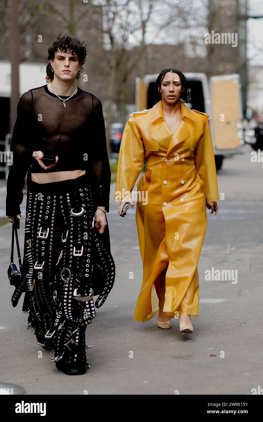 Street style, Naomi Sharon arriving at Avellano Fall-Winter 2024-2025 ...