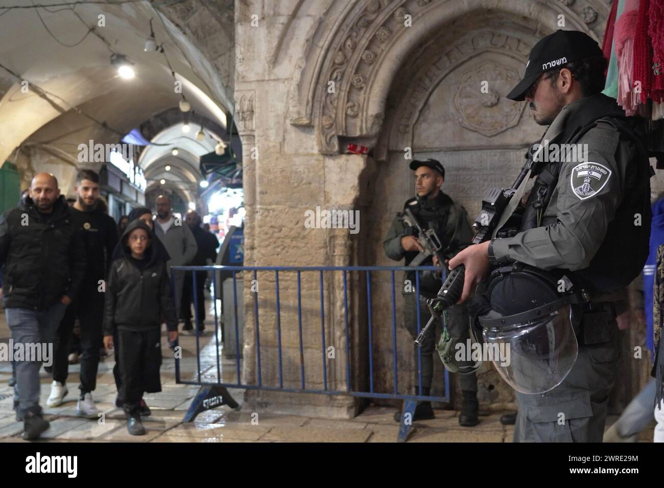 Members of the Israeli security forces stand guard in Jerusalem's ...