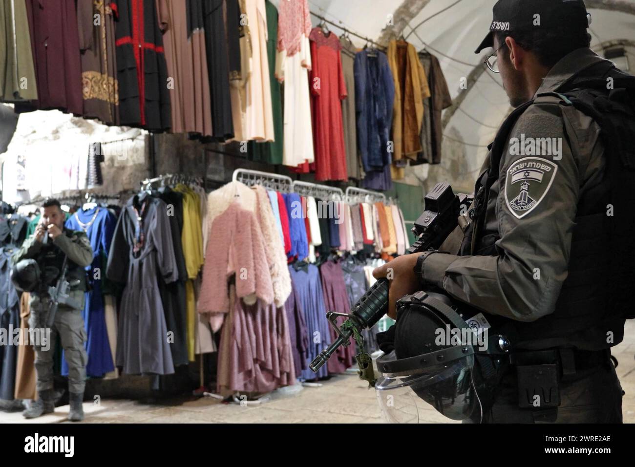 Members of the Israeli security forces stand guard in Jerusalem's ...