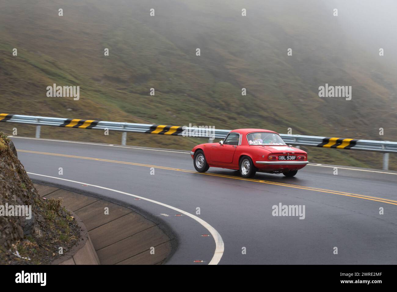 10/10/15. A Lotus Elan crosses from Atlantic to Pacific on the Tranz ...