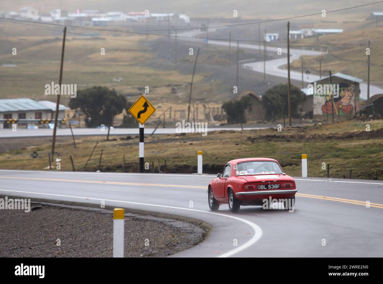 10/10/15. A Lotus Elan crosses from Atlantic to Pacific on the Tranz ...