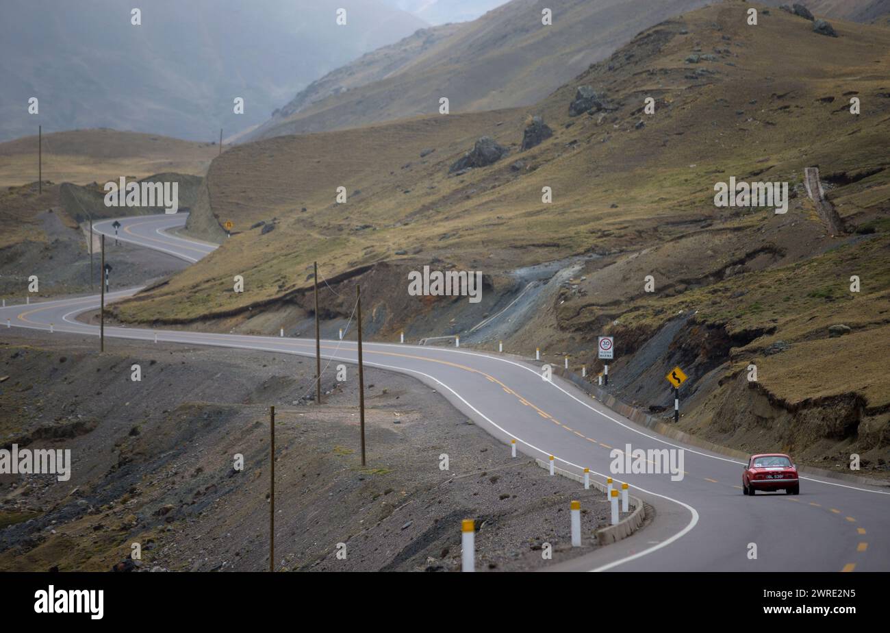 10/10/15. A Lotus Elan crosses from Atlantic to Pacific on the Tranz ...