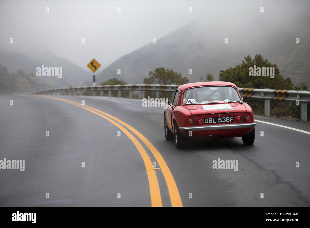 10/10/15. A Lotus Elan crosses from Atlantic to Pacific on the Tranz ...