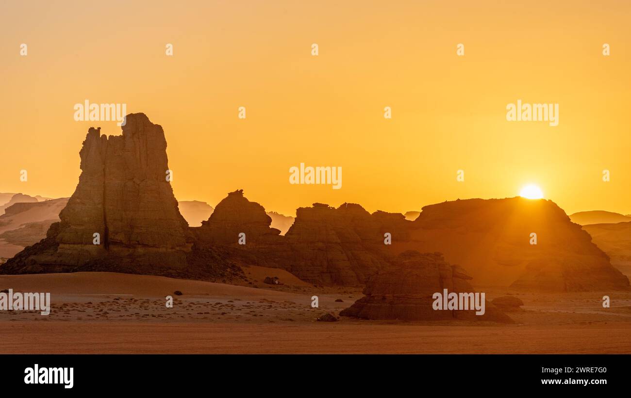 Landscape of the Red Tadrart in the Sahara Desert, Algeria. Sunset ...