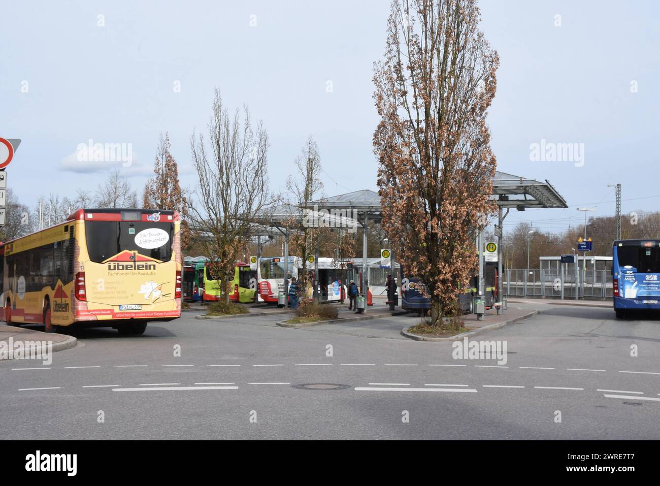 Busbahnhof Freising 11.03.2024 Freising *** Freising bus station 11 03 ...