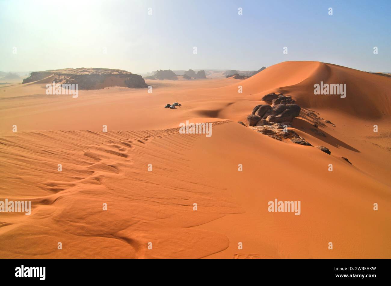 Rock formation with in the Sahara desert, Algeria Stock Photo - Alamy