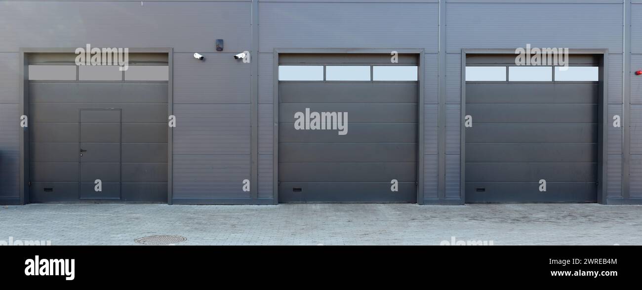 Roller shutter gates hi-res stock photography and images - Alamy