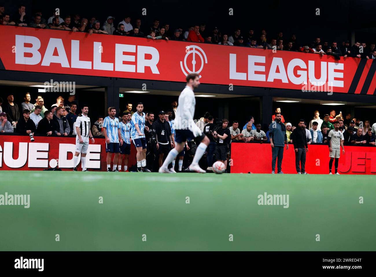 Das Logo der Baller League auf einer Bande beim 8. Spieltag der Baller ...