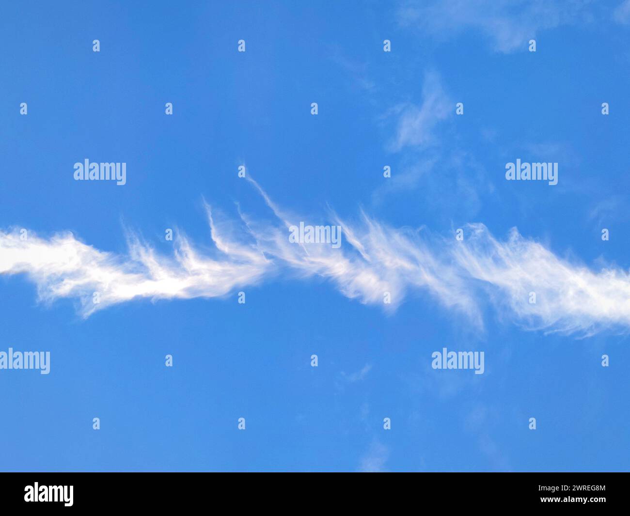 Beautiful cloud filaments cirrus hi-res stock photography and images ...