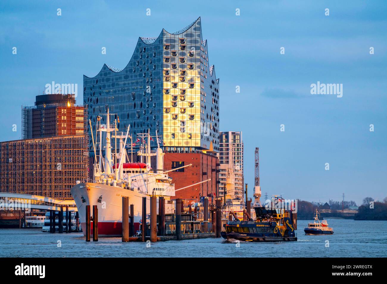 Hafen Hamburg, Museumsschiff Cap San Diego an den St. Pauli ...