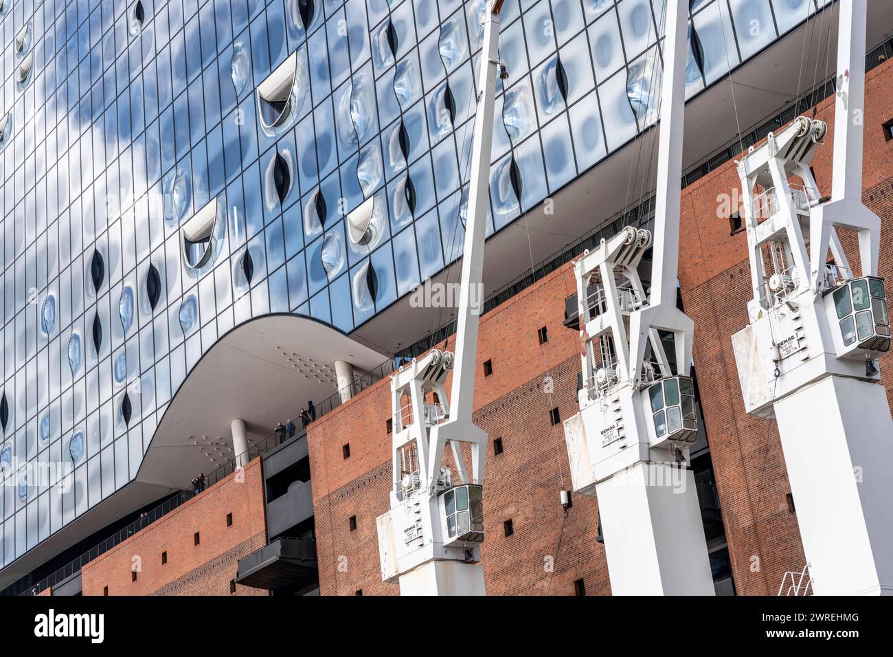 Die Fassade der Elbphilharmonie, Hamburg, Deutschland Elbphilharmonie ...