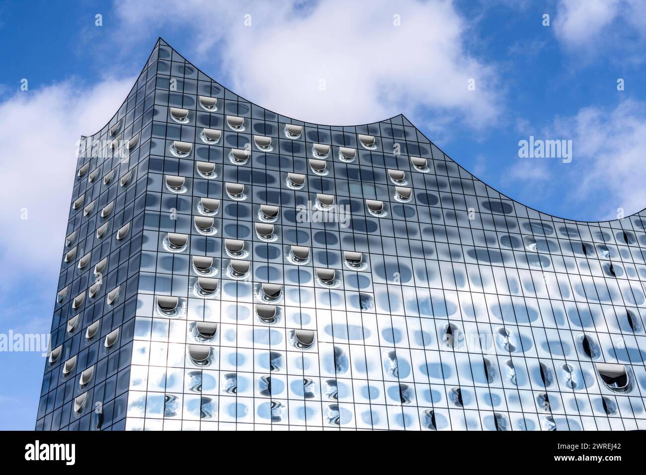 Die Fassade der Elbphilharmonie, Hamburg, Deutschland Elbphilharmonie ...