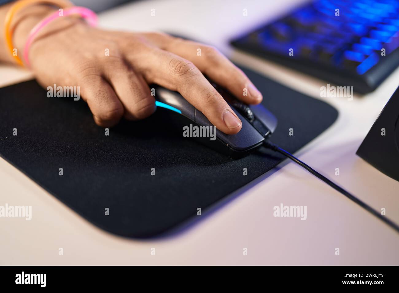 Person hand using gaming mouse hi-res stock photography and images - Alamy