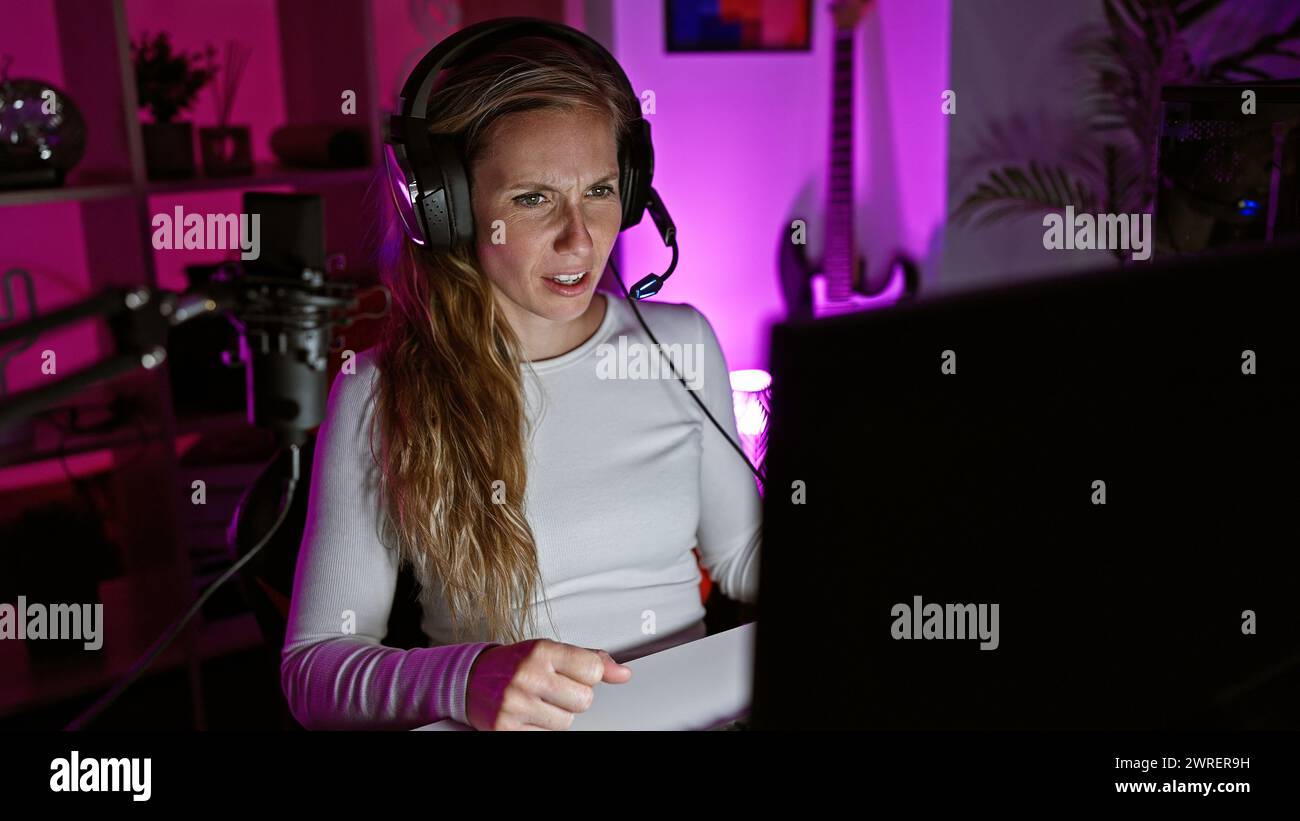 Focused caucasian woman webcam hi-res stock photography and images - Alamy