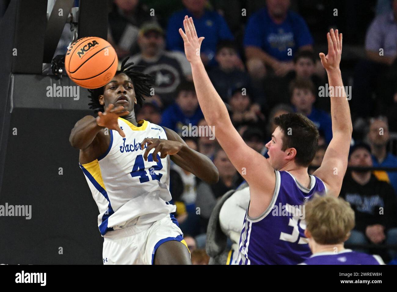 Sioux Falls, USA. 11th Mar, 2024. South Dakota State Jackrabbits ...