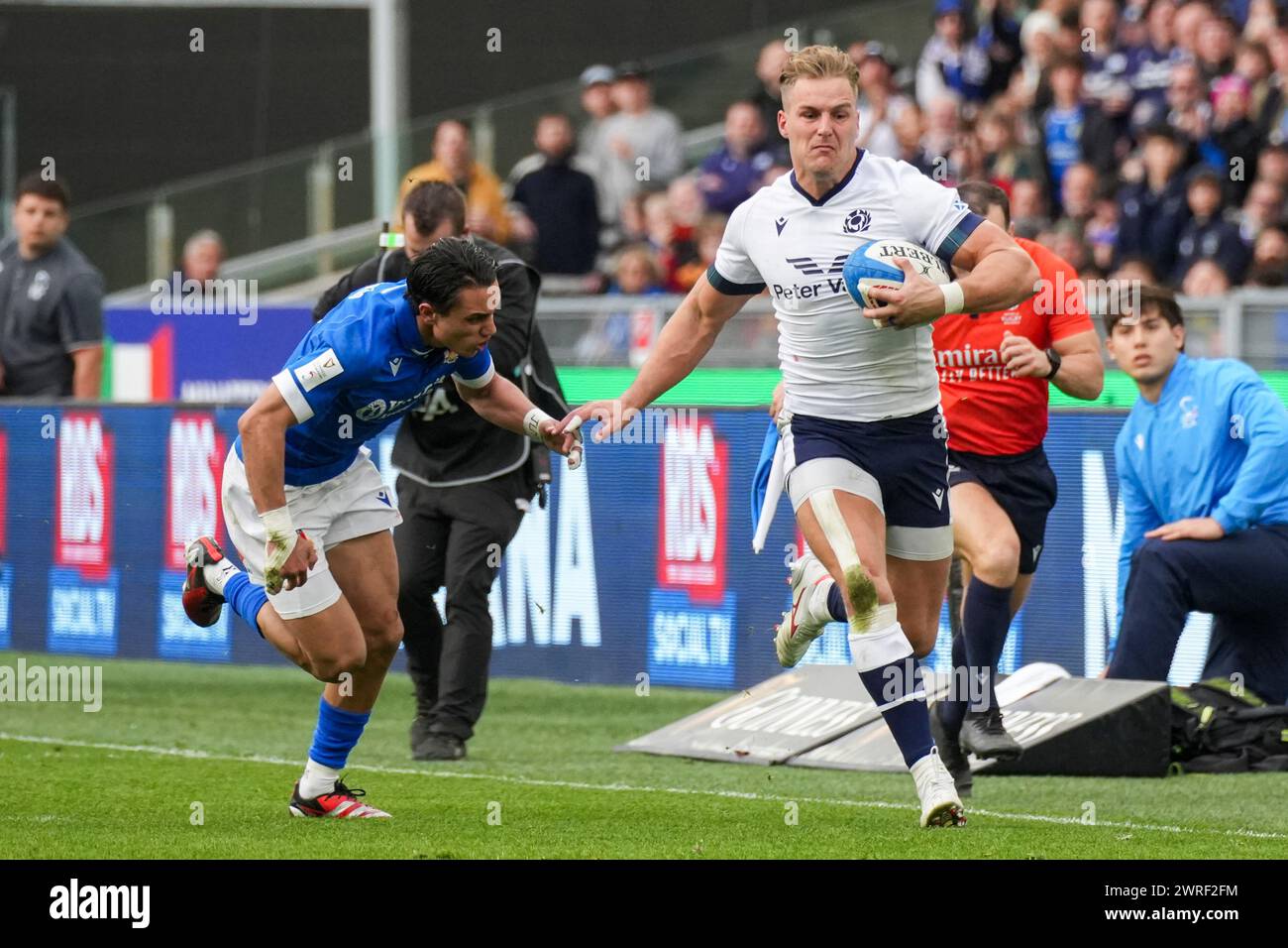Duhan Van Der Merwe of Scotland seen in action during the Guinness Six ...