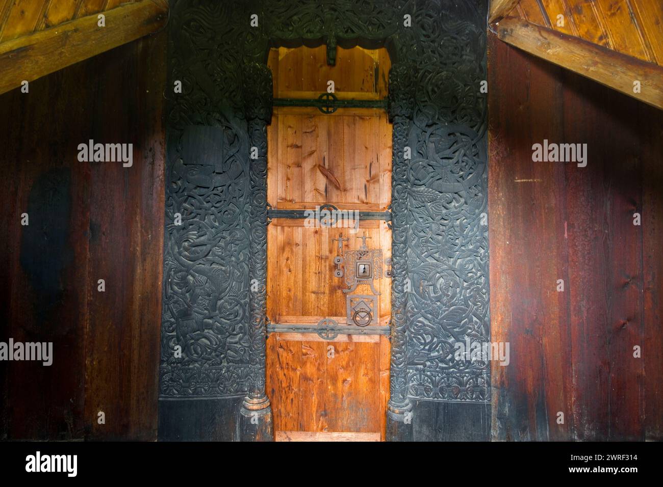 Decorative door to Hedalen stave church, Norway Stock Photo - Alamy