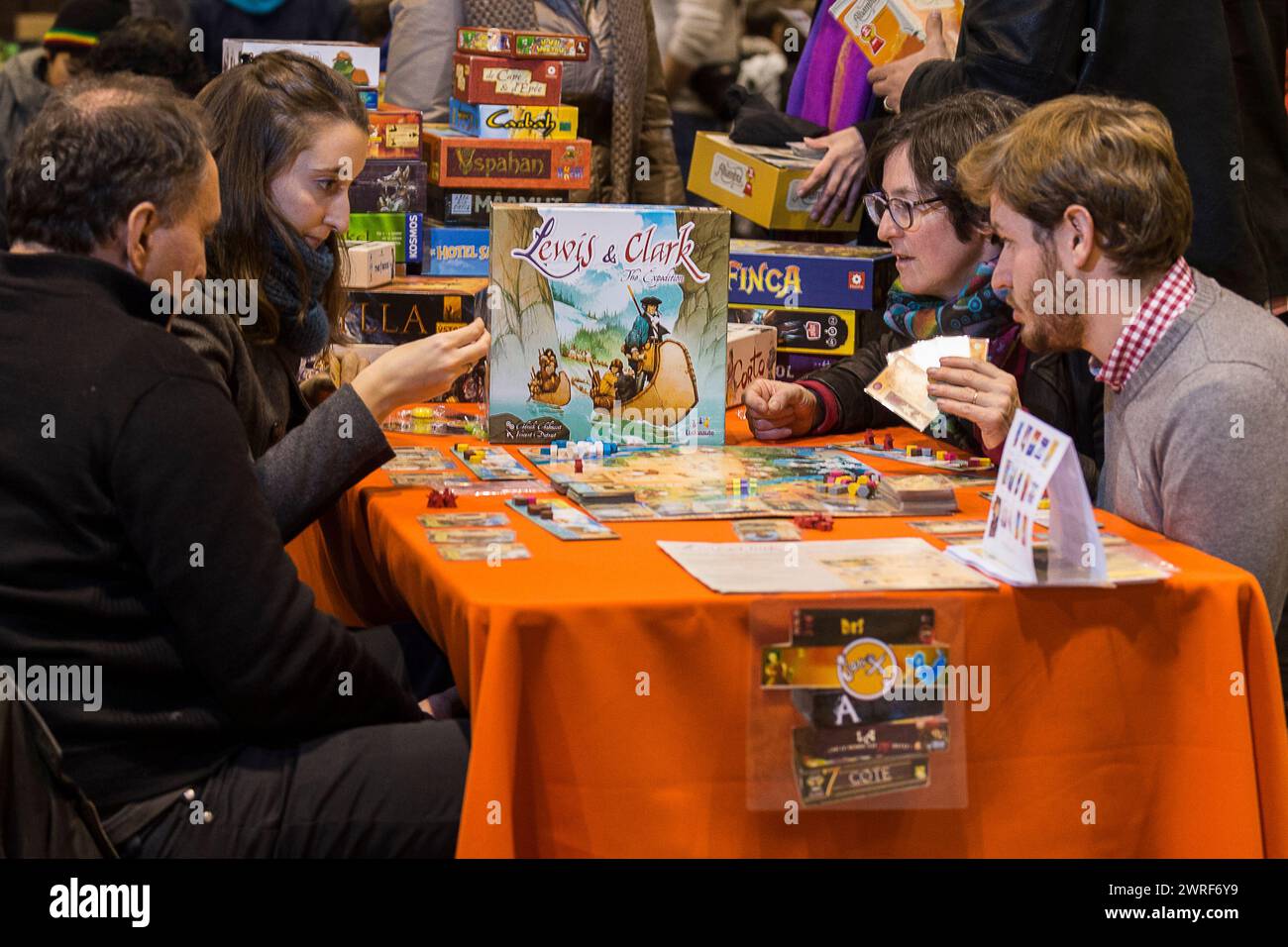 Jeu de famille hi-res stock photography and images - Alamy
