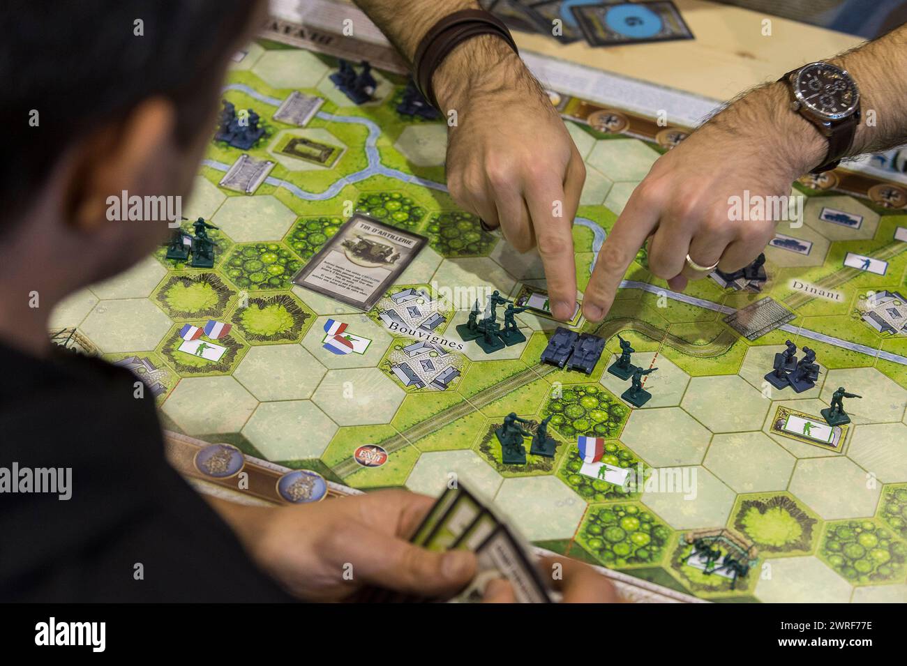 Jeu de plateau adulte hi-res stock photography and images - Alamy