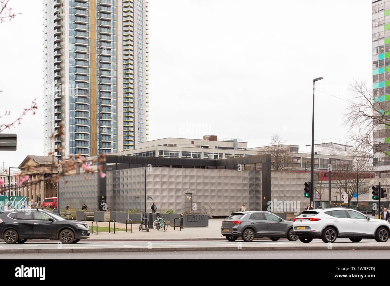 The Michael Faraday Memorial, Elephant and Castle, London Stock Photo ...