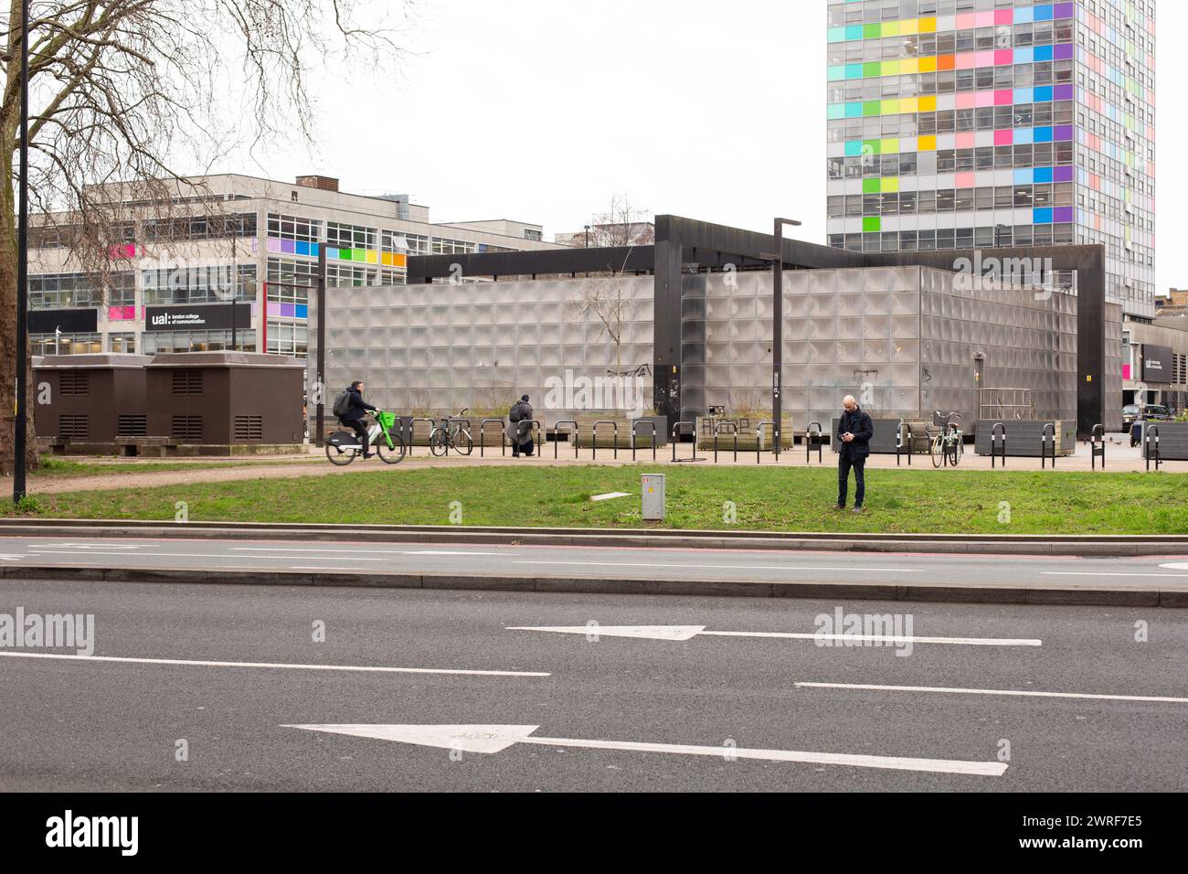 Michael faraday memorial hi-res stock photography and images - Alamy