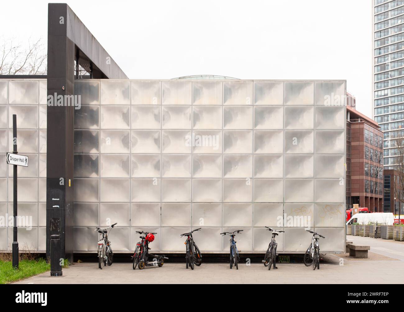 The Michael Faraday Memorial, Elephant and Castle, London Stock Photo ...