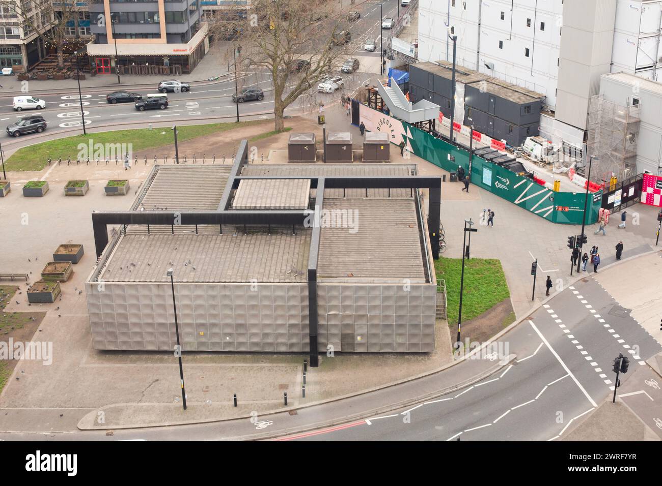 The Michael Faraday Memorial, Elephant and Castle, London Stock Photo ...