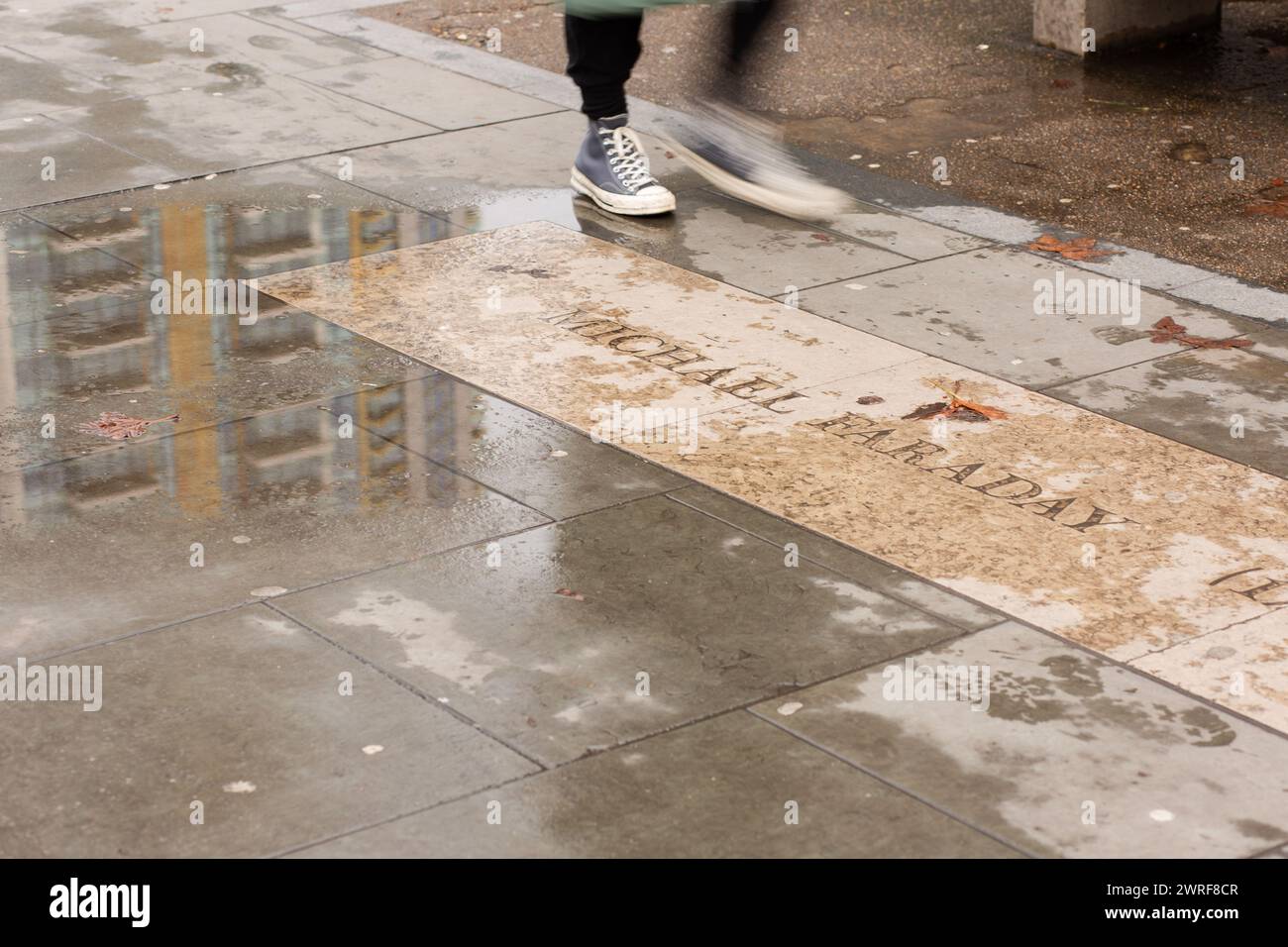 The Michael Faraday Memorial, Elephant and Castle, London Stock Photo ...