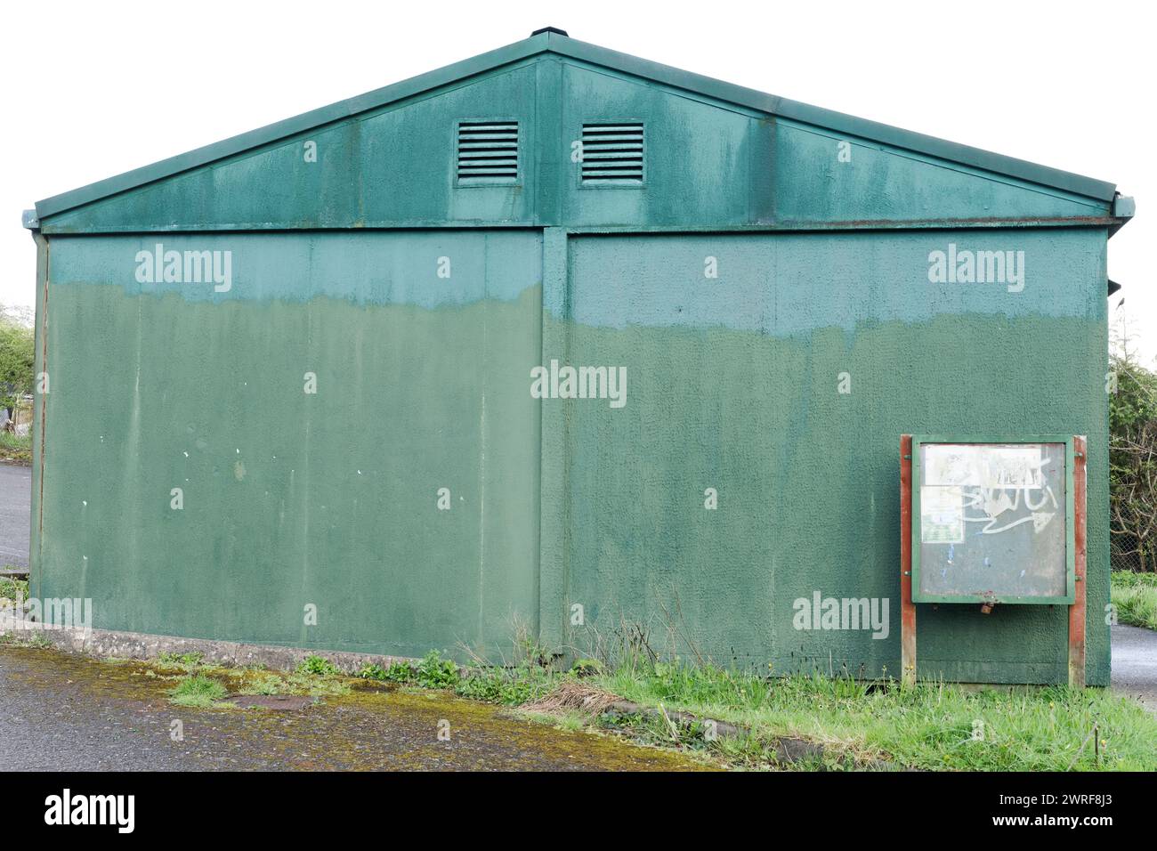 Green shed with vandalised signage, Trevethin, Pontypool, Torfaen ...