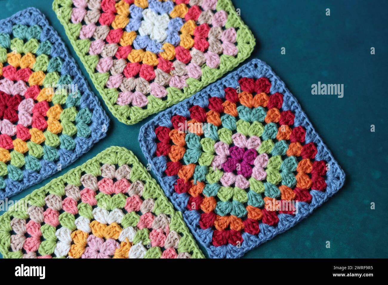 Mandala tutorial hi-res stock photography and images - Alamy