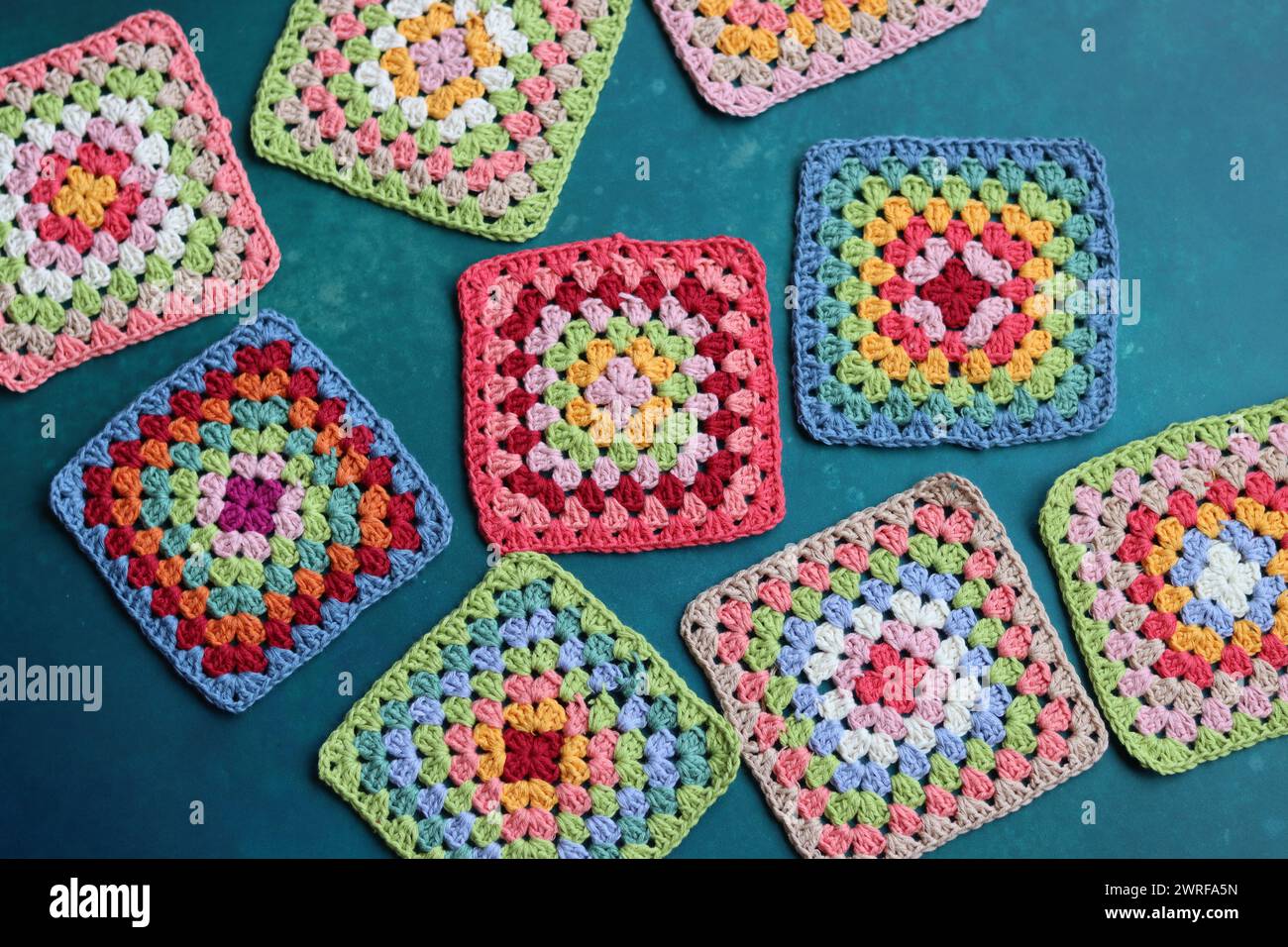 Mandala tutorial hi-res stock photography and images - Alamy