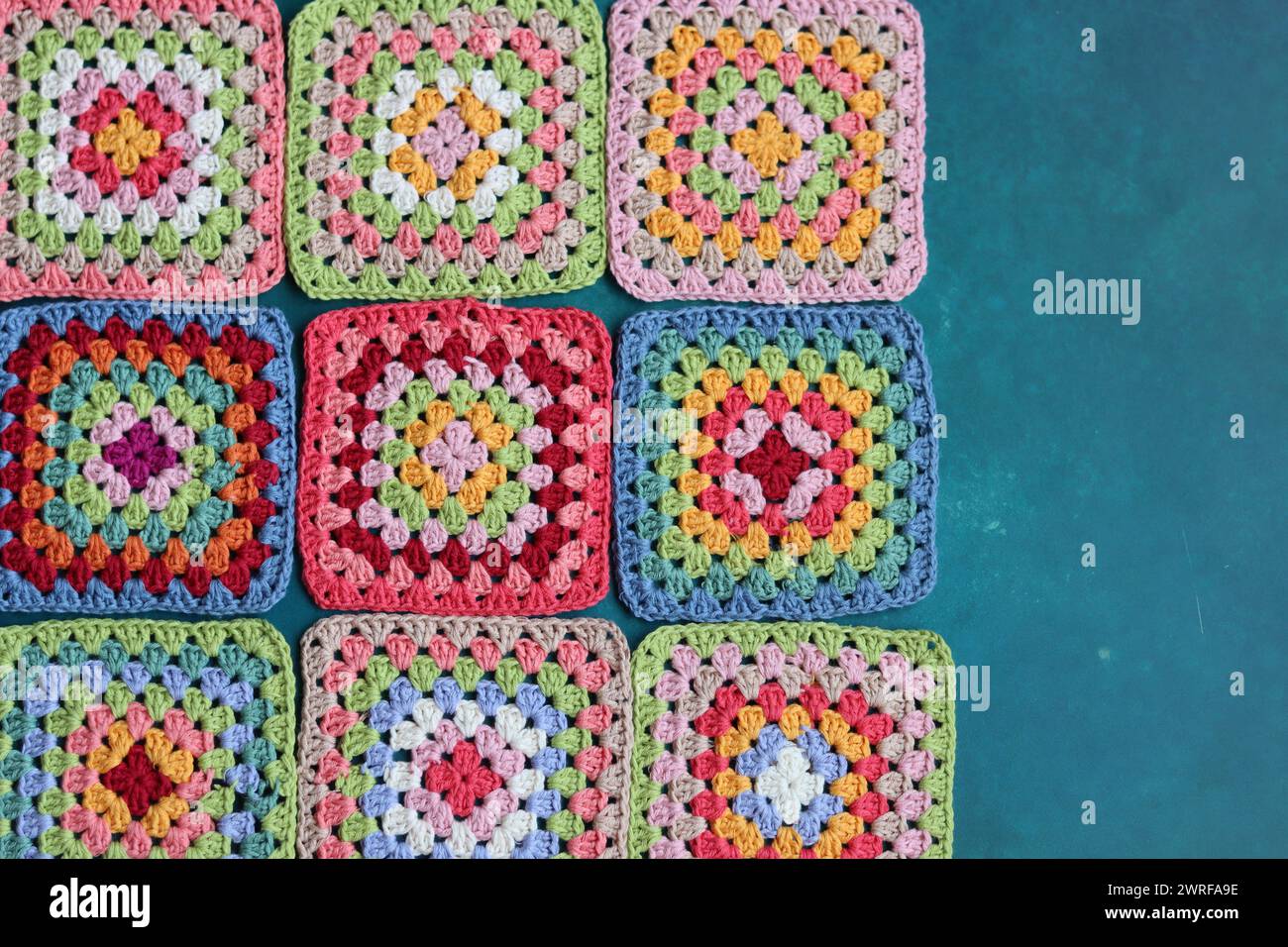 Mandala art tutorial hi-res stock photography and images - Alamy