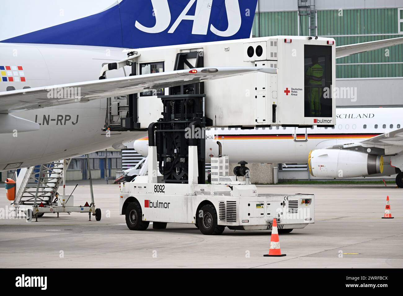 Ambu lift hi-res stock photography and images - Alamy