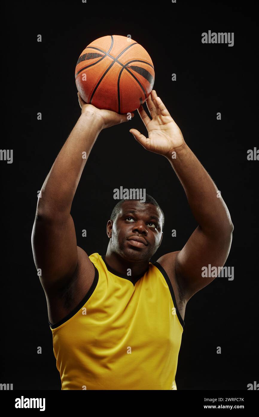 African american basketball player passing hi-res stock photography and ...