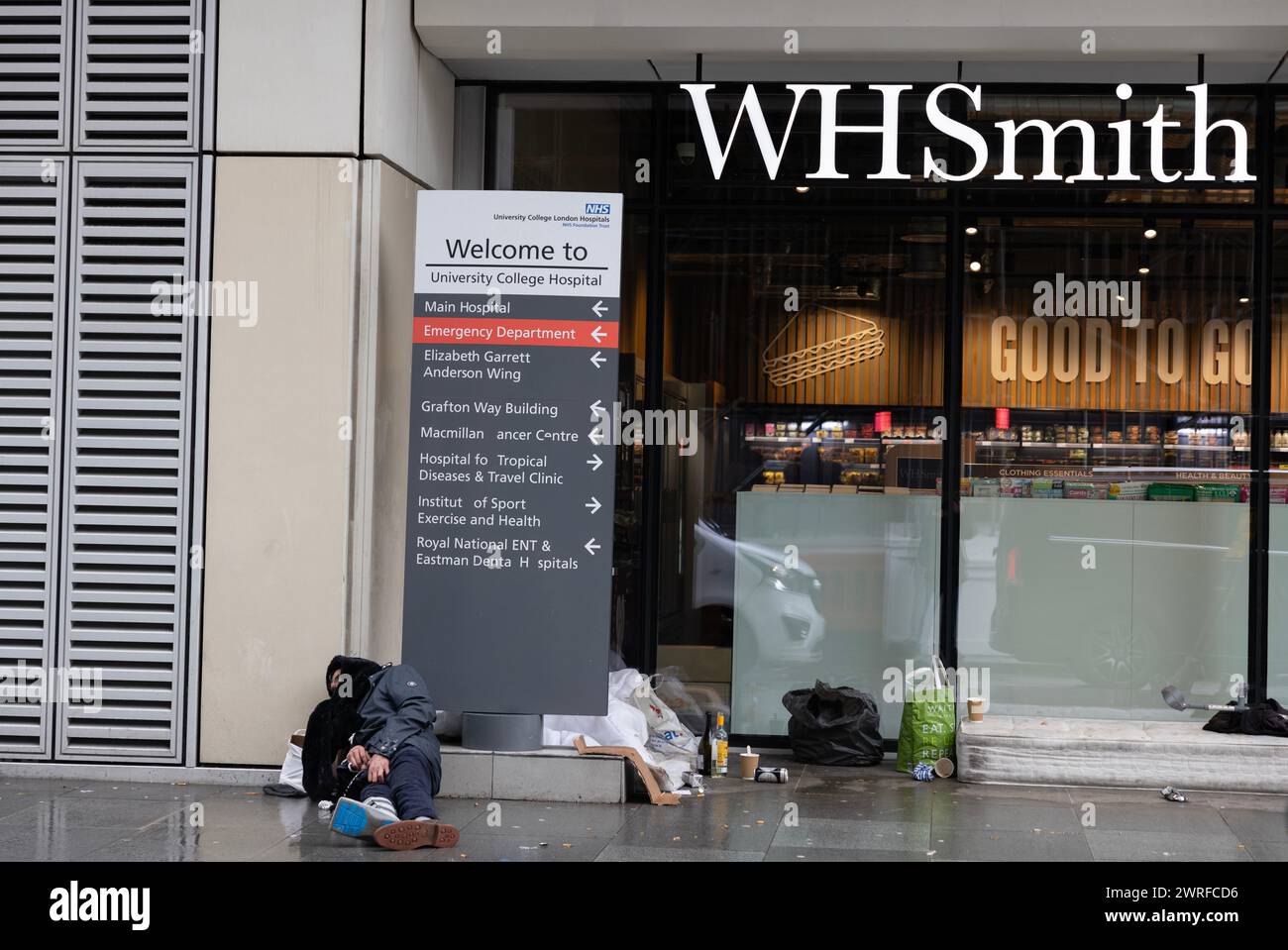 Rough sleeping neighbourhood london hi-res stock photography and images ...