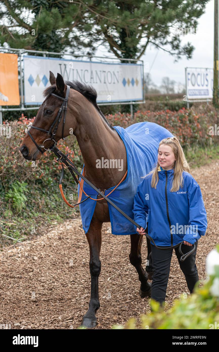 Wincanton racecourse hi-res stock photography and images - Alamy