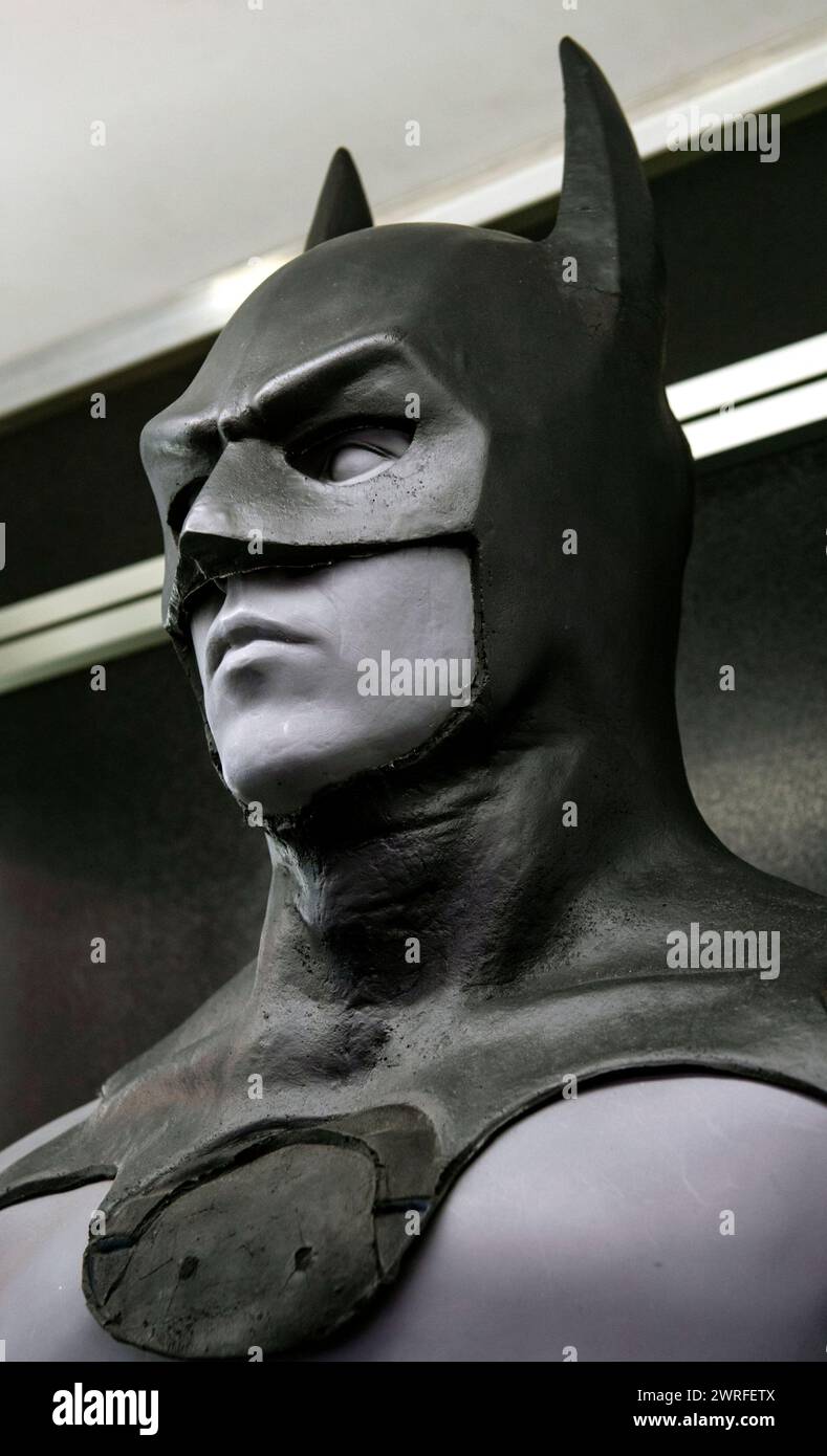 Michael keaton batman hi-res stock photography and images - Alamy