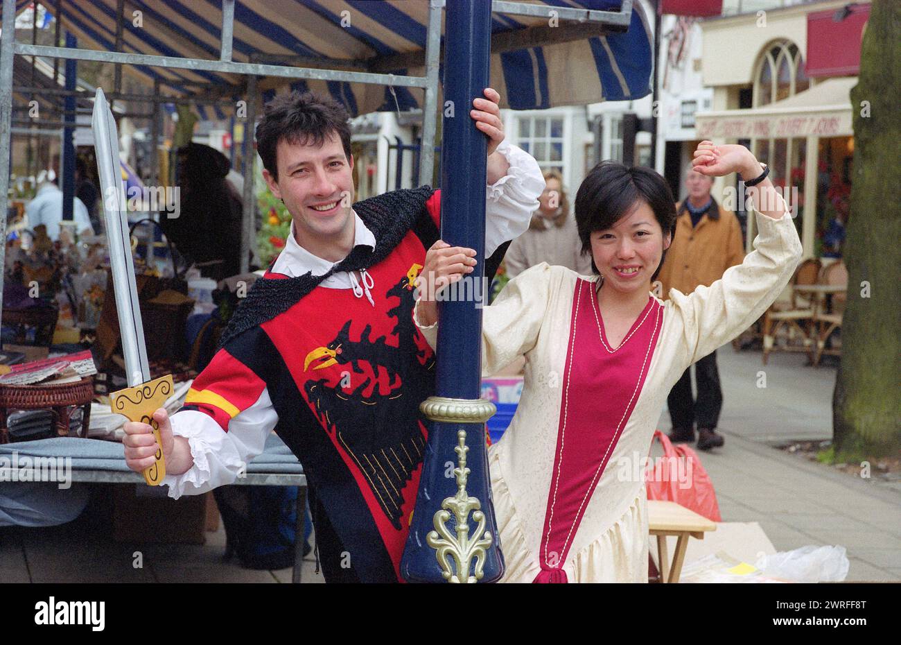 Elizabethan dancers hi-res stock photography and images - Alamy