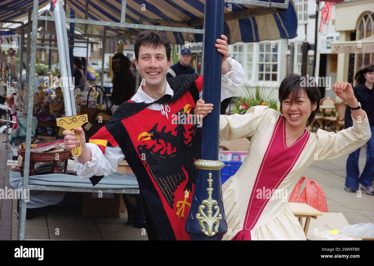 Elizabethan dancers hi-res stock photography and images - Alamy