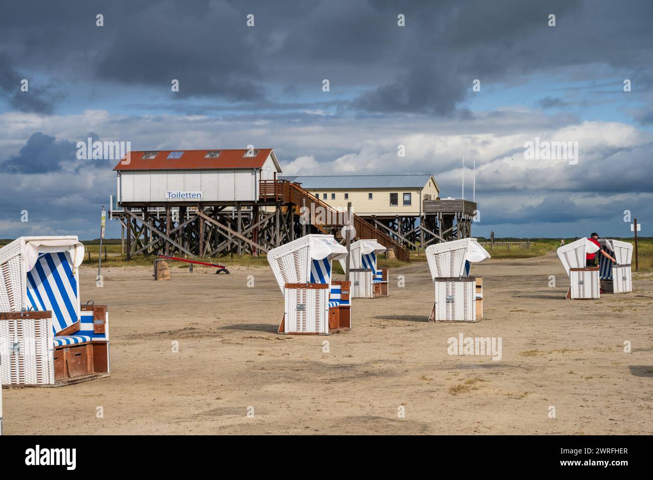 Landschaft St. Peter-Ording Pfahlbauten am Böhler Strand mit ...
