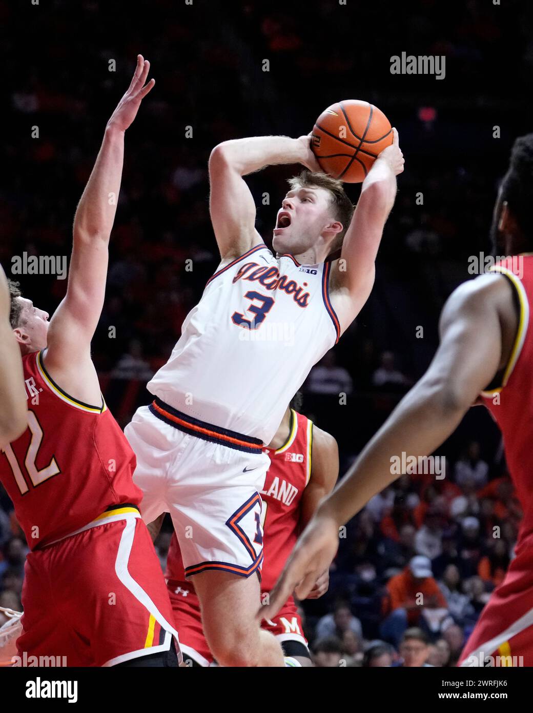 FILE - Illinois' Marcus Domask shoots during an NCAA college basketball ...