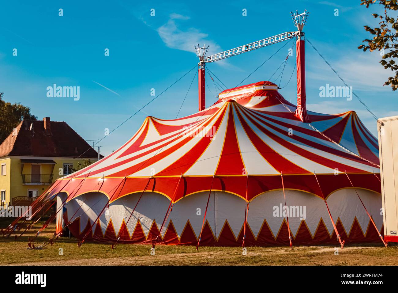 Zirkus hintergrund hi-res stock photography and images - Alamy
