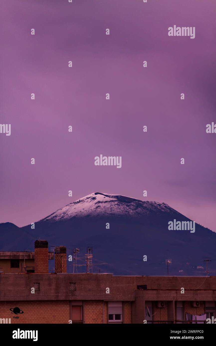 Eruption of mt vesuvius hi-res stock photography and images - Alamy