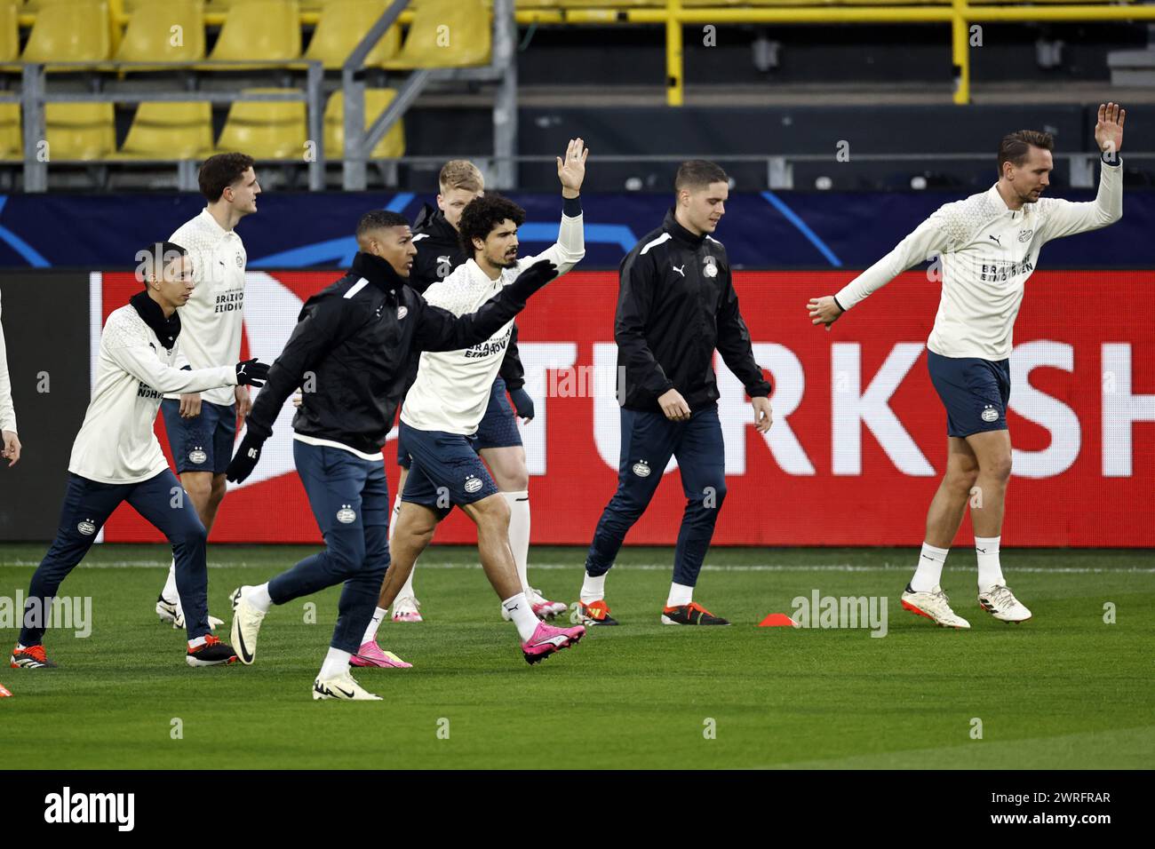 DORTMUND - (l-r) Mauro Junior, Guus Til, Patrick van Aanholt, Andre ...