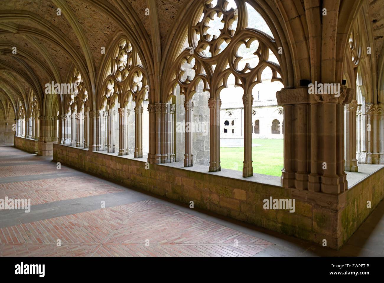 12 century cistercian monastery hi-res stock photography and images - Alamy