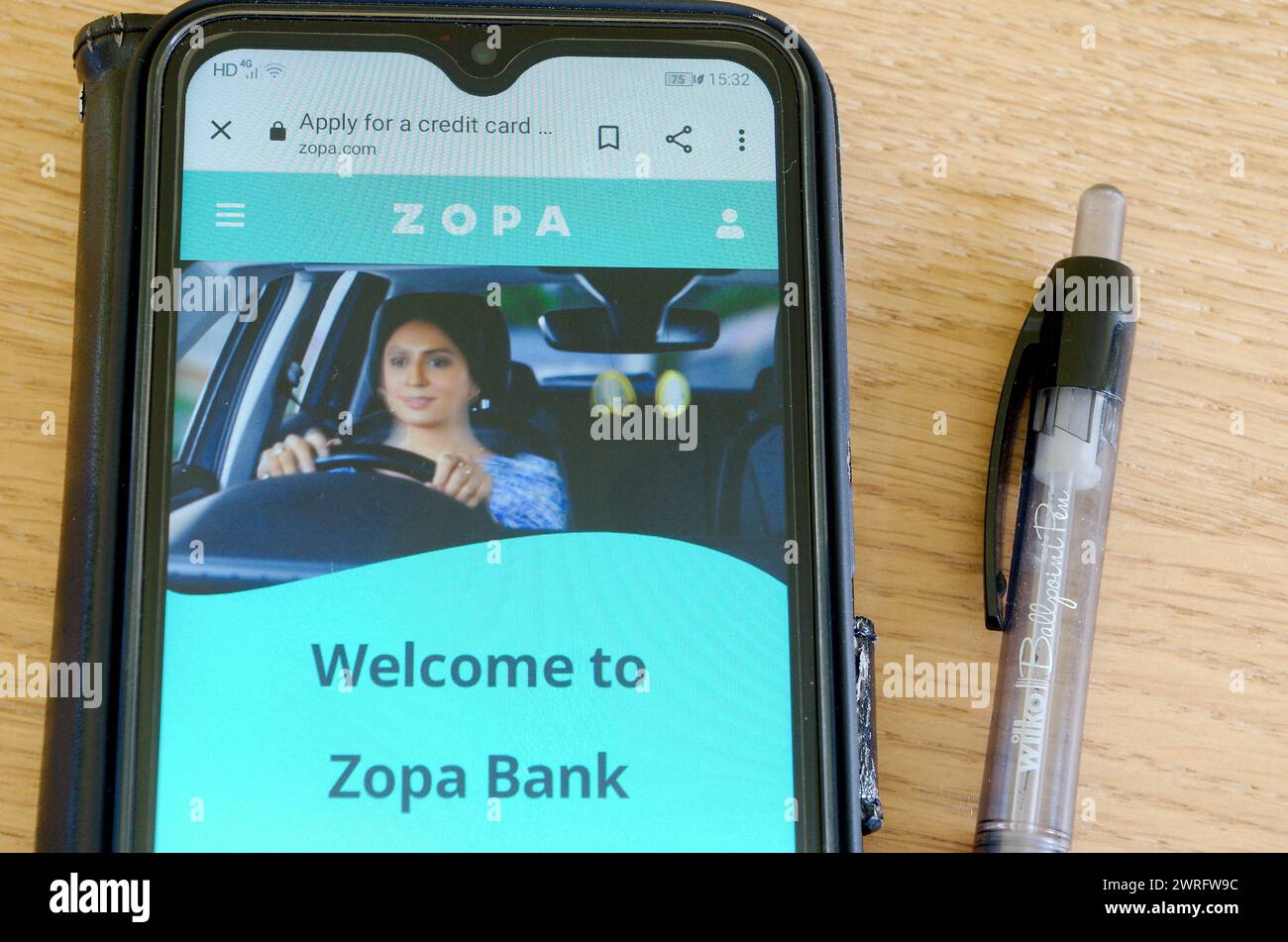Zopa internet banking hi-res stock photography and images - Alamy