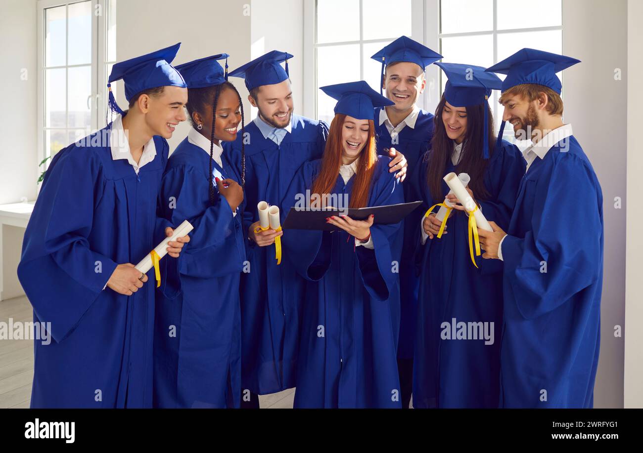 Group Of Happy College Graduate Students Holding Diplomas Stock Photo ...
