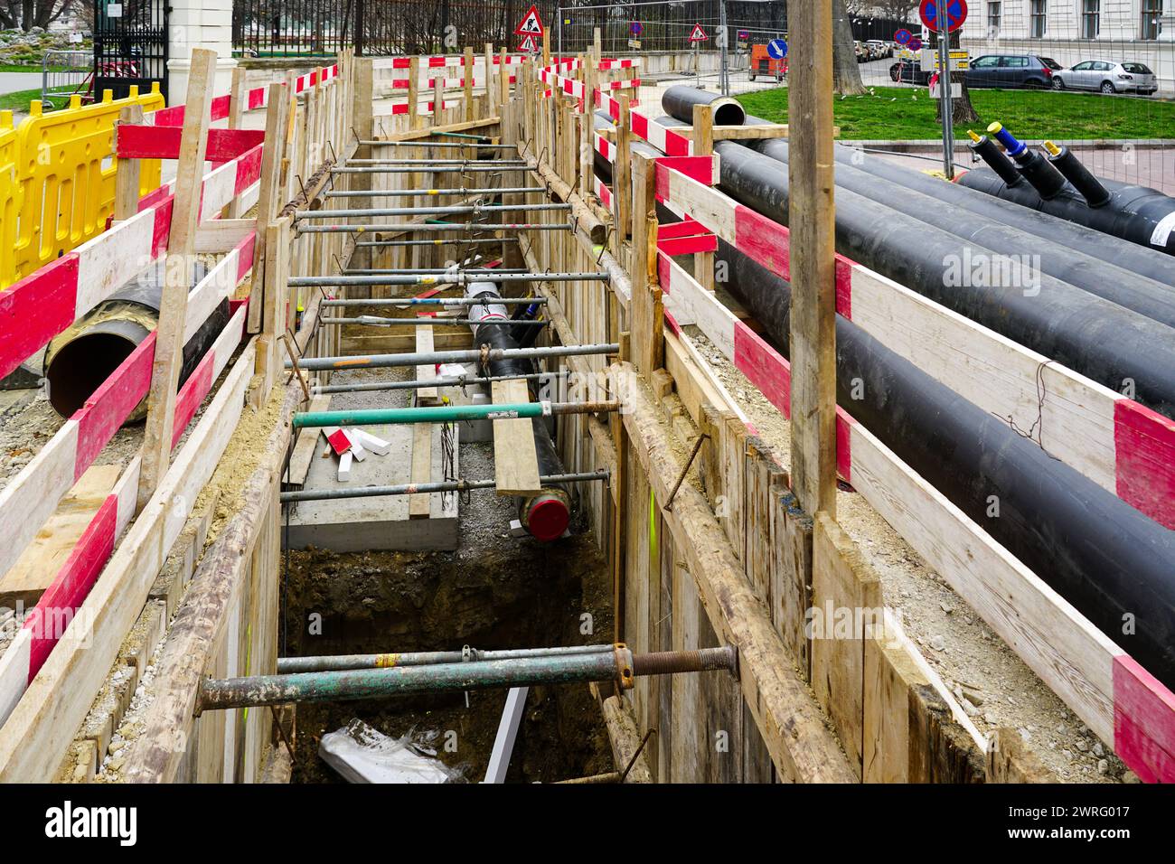 Trench shoring support hi-res stock photography and images - Alamy