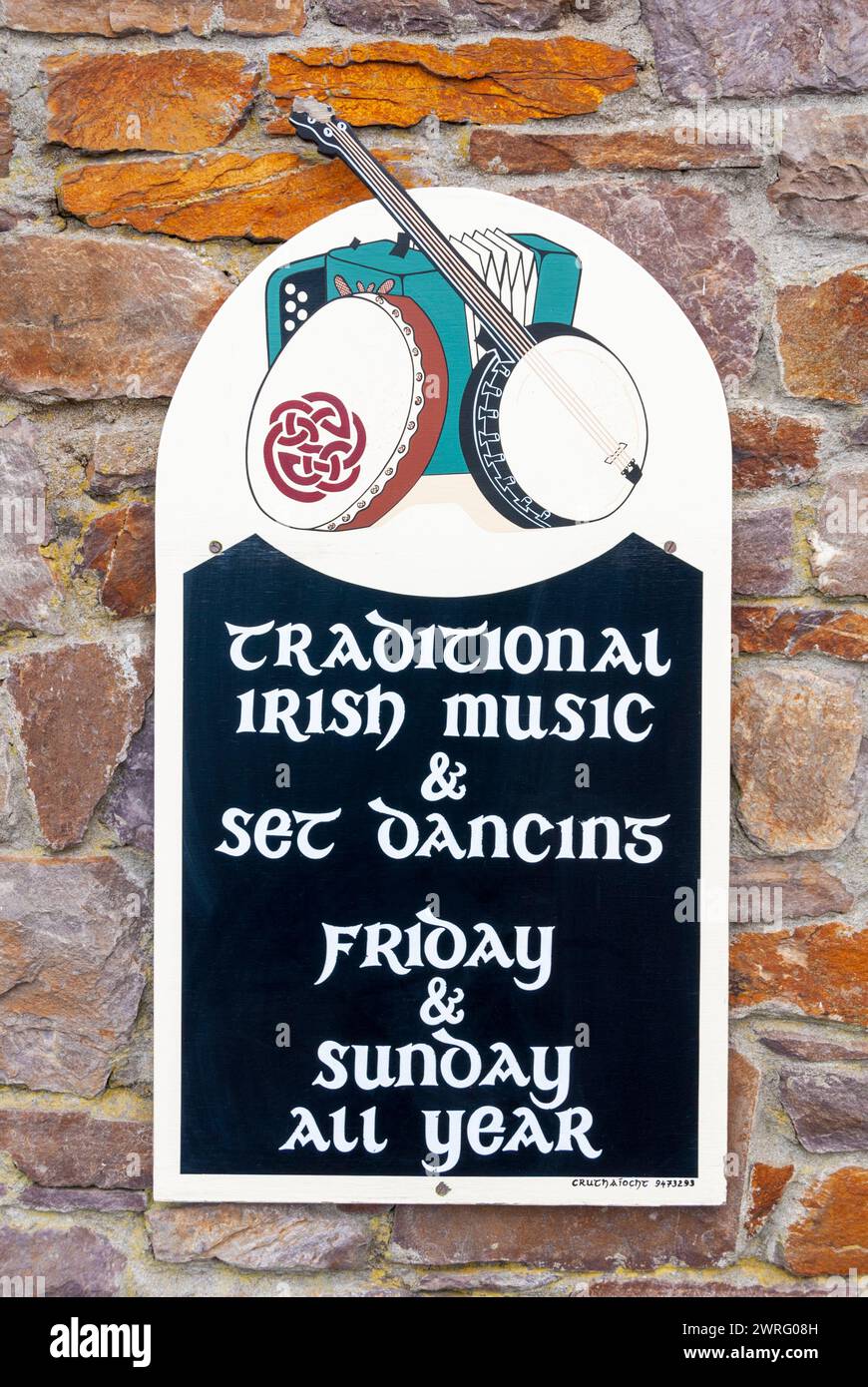 Ireland, County Kerry, Ring of Kerry, Portmagee, traditional music pub ...