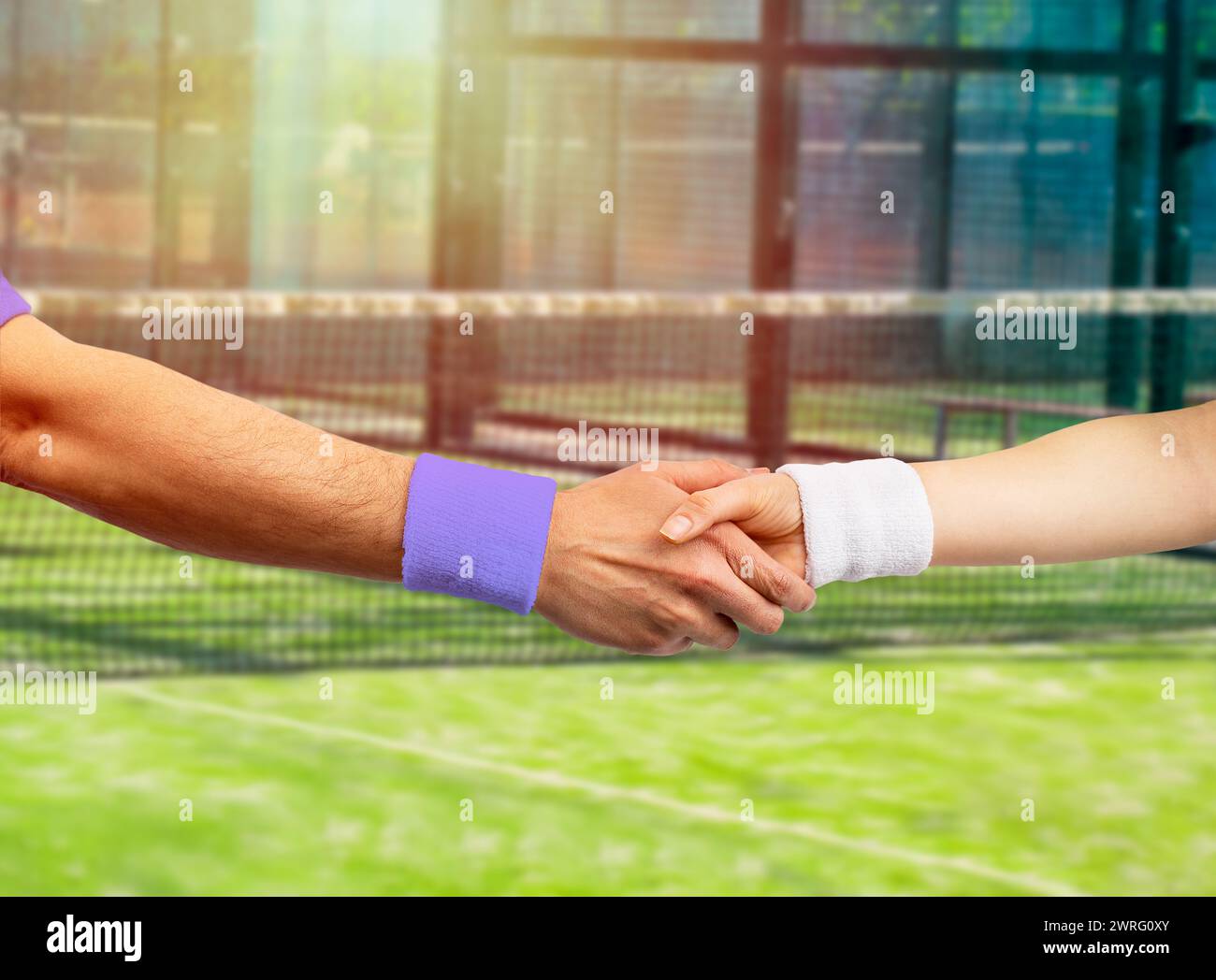 Tennis players shaking hands hi-res stock photography and images - Alamy